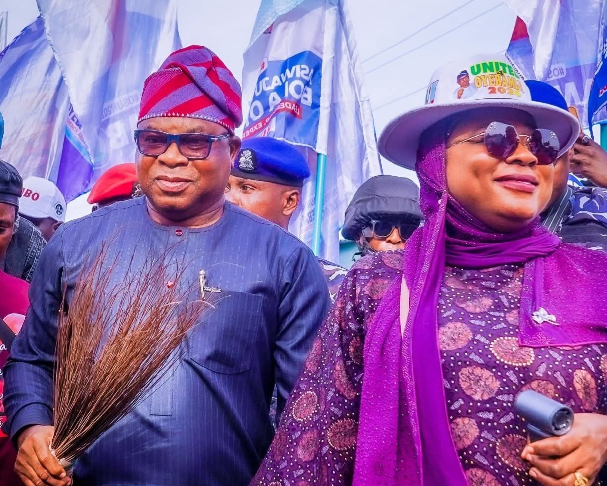 Osun NFSS commends Oyebamiji’s wife over donation to couple blessed ...